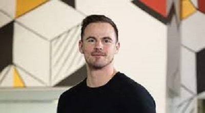 Day In The Life Of Advertising Manager - Julien Raby - OwlGuru.com ...