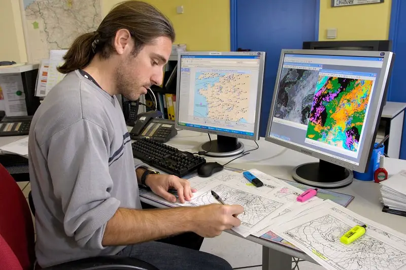 What Do Meteorologists Do